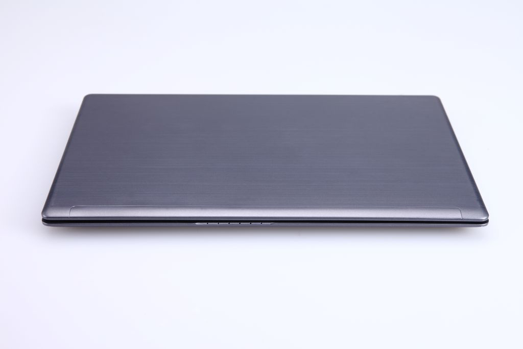 Maxdata zeigt erstes Ultrabook